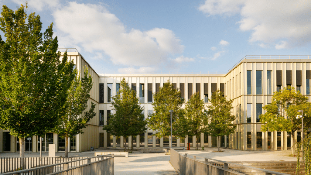 Un programme MBA accéléré lancé par HEC Paris - PGE