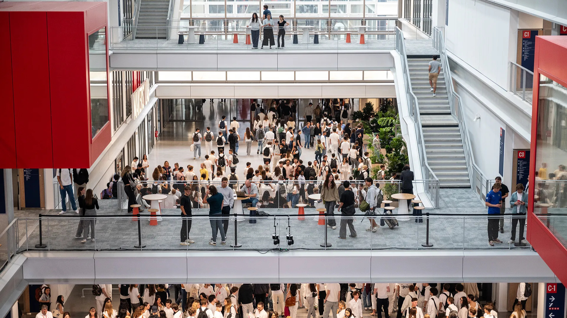 14 nouveaux professeurs rejoignent emlyon : une rentrée sous le signe ...